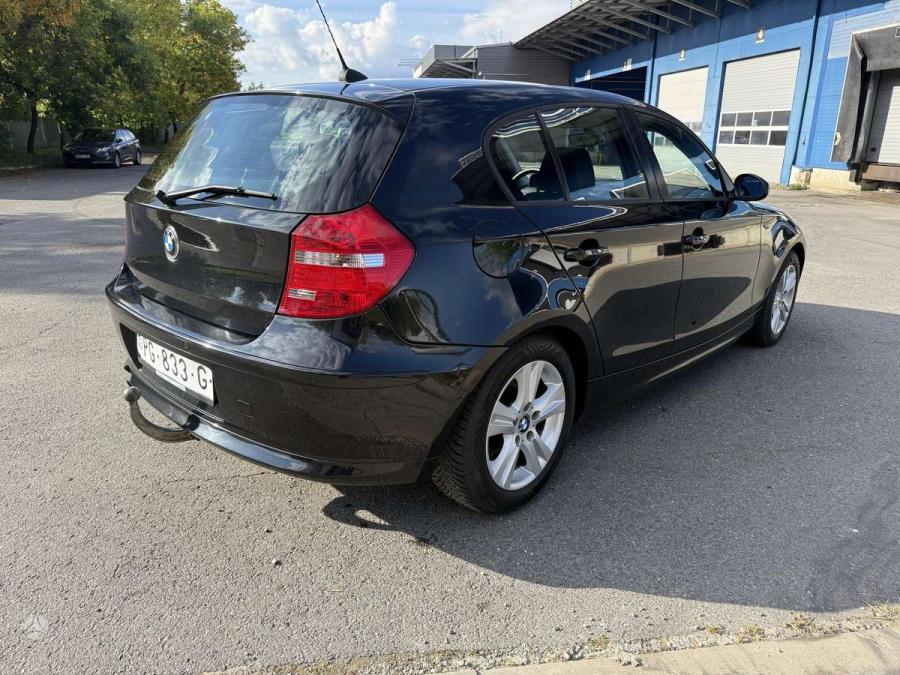 Black BMW 118 2008 in Kaunas, with an engine capacity of 2.00 L and mileage of 282 thousand km for 2450 €, photo 12 on AUTOMOTO.COM.LV