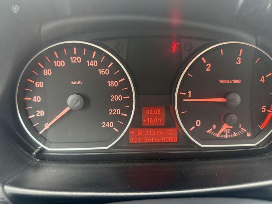 Black BMW 118 2008 in Kaunas, with an engine capacity of 2.00 L and mileage of 282 thousand km for 2450 €, photo 17 on AUTOMOTO.COM.LV