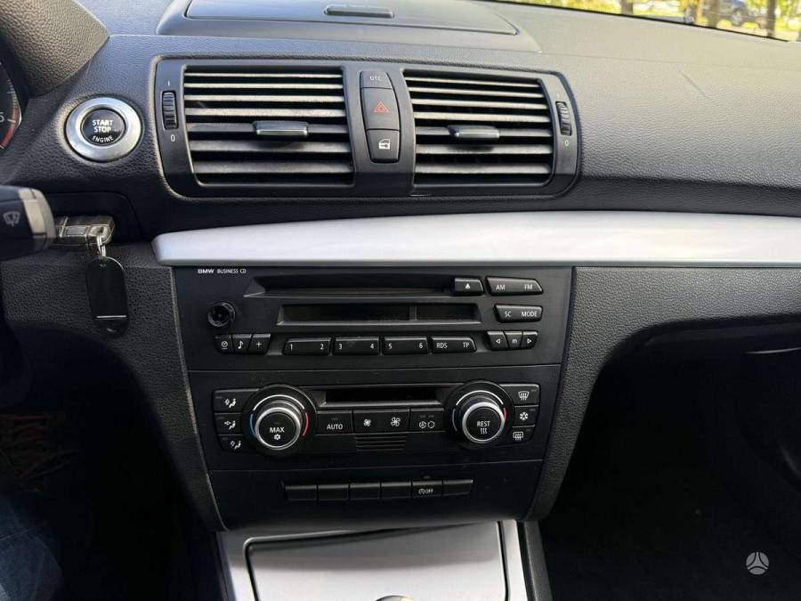 Black BMW 118 2008 in Kaunas, with an engine capacity of 2.00 L and mileage of 282 thousand km for 2450 €, photo 18 on AUTOMOTO.COM.LV