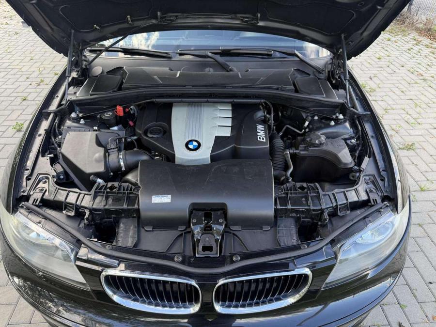 Black BMW 118 2008 in Kaunas, with an engine capacity of 2.00 L and mileage of 282 thousand km for 2450 €, photo 28 on AUTOMOTO.COM.LV