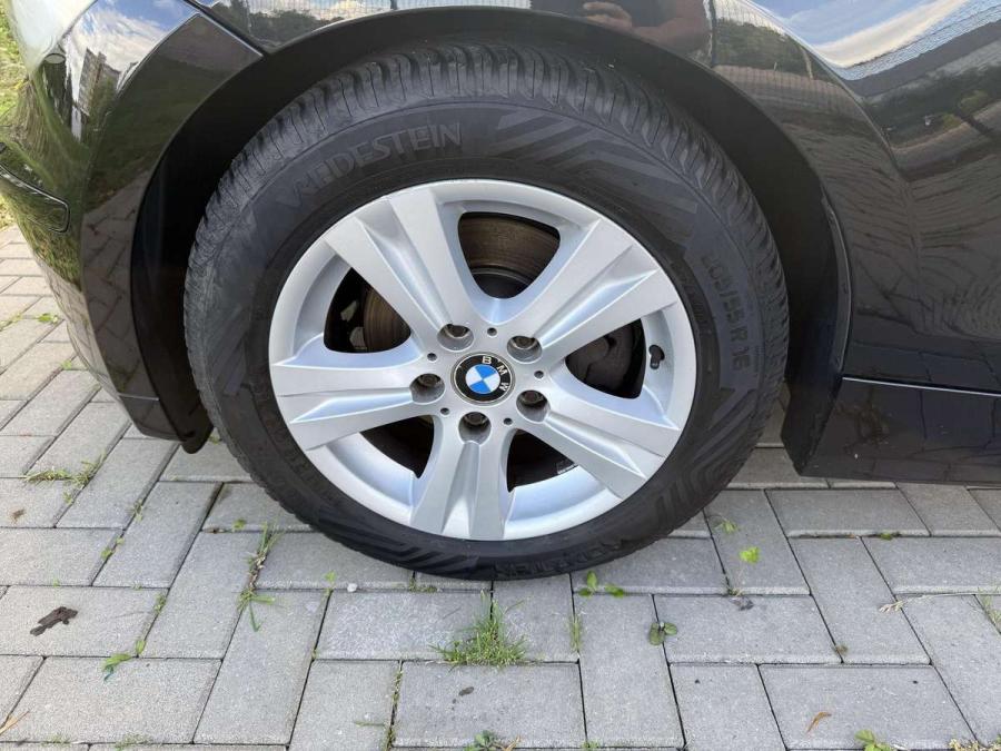 Black BMW 118 2008 in Kaunas, with an engine capacity of 2.00 L and mileage of 282 thousand km for 2450 €, photo 29 on AUTOMOTO.COM.LV
