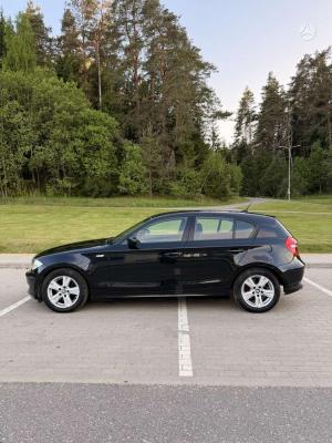 Black BMW 118 2008 in Vilnius, with an engine capacity of 2.00 L and mileage of 301 thousand km for 2100 €, photo 7 on AUTOMOTO.COM.LV