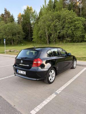 Black BMW 118 2008 in Vilnius, with an engine capacity of 2.00 L and mileage of 301 thousand km for 2100 €, photo 10 on AUTOMOTO.COM.LV