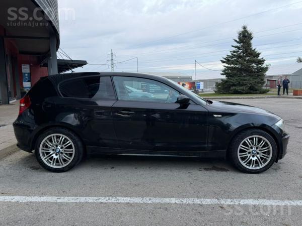 Melns BMW 118 2008 Rīga, ar dzinēja tilpumu 2.00 L un nobraukumu 327 tūkst. km par 3350 €, foto 5 vietnē AUTOMOTO.COM.LV