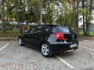 Black BMW 118 2008 in Vilnius, with an engine capacity of 2.00 L and mileage of 254 thousand km for 3250 €, photo 5 on AUTOMOTO.COM.LV