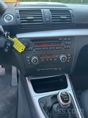 Melns BMW 118 2008 Talsi, ar dzinēja tilpumu 2.00 L un nobraukumu 209 tūkst. km par 4400 €, foto 8 vietnē AUTOMOTO.COM.LV