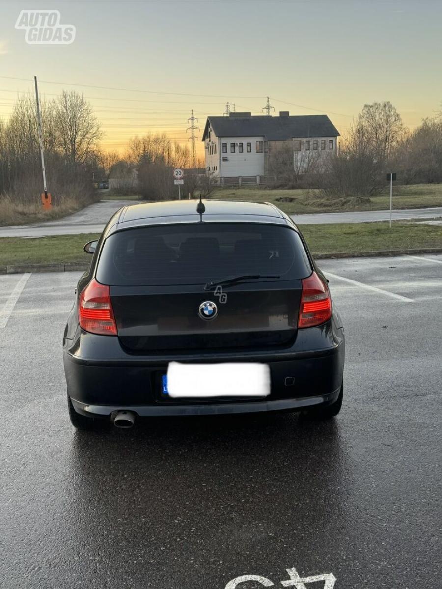 Melns BMW 118 2009 Kauņa, ar dzinēja tilpumu 2.00 L un nobraukumu 342 tūkst. km par 2900 €, foto 2 vietnē AUTOMOTO.COM.LV