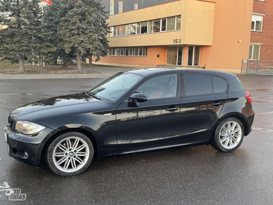 Melns BMW 118 2009 Kauņa, ar dzinēja tilpumu 2.00 L un nobraukumu 342 tūkst. km par 2900 €, foto 3 vietnē AUTOMOTO.COM.LV