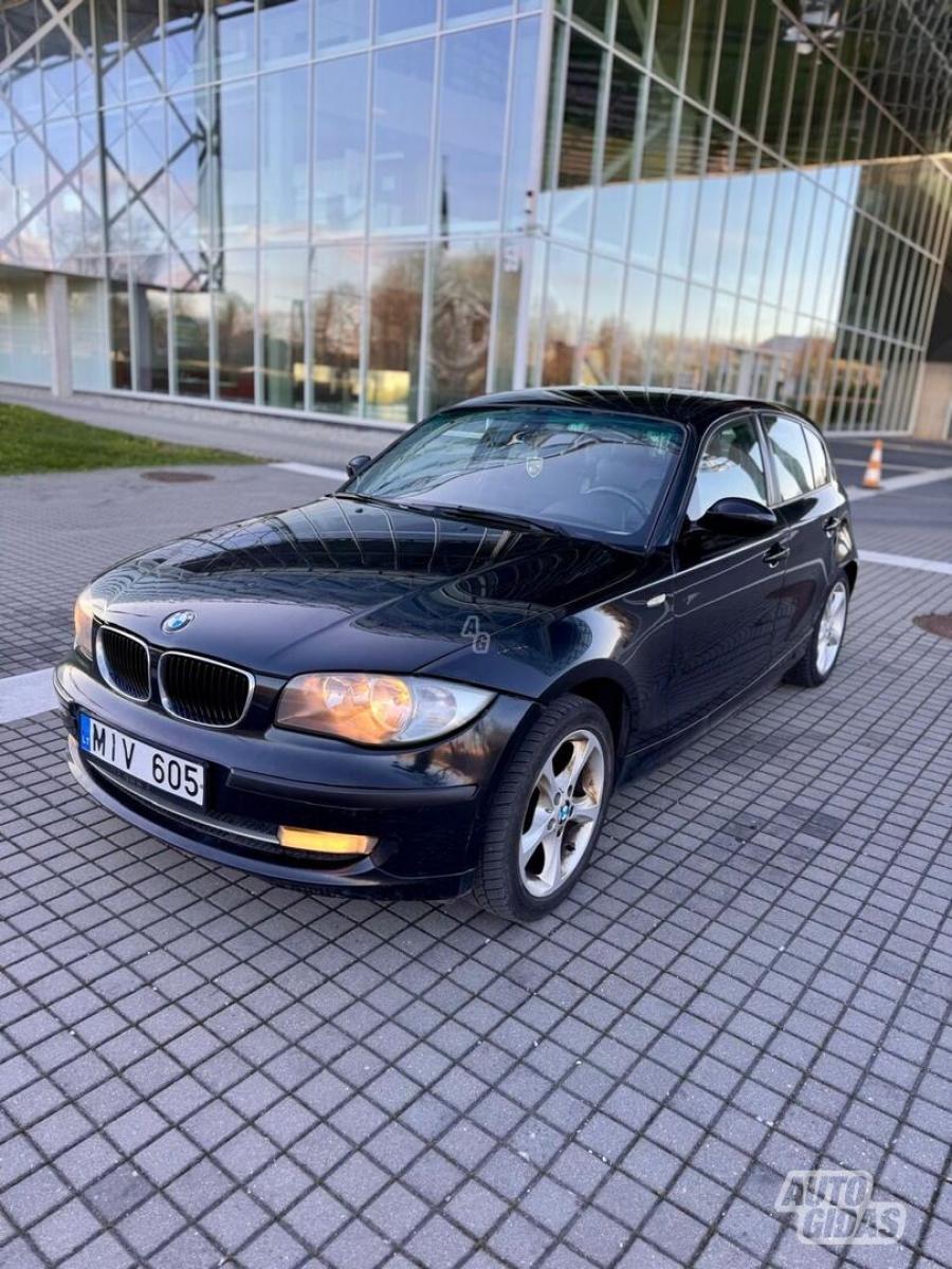 Black BMW 118 2009 in Vilnius, with an engine capacity of 2.00 L and mileage of 149 thousand km for 2450 €, photo 2 on AUTOMOTO.COM.LV