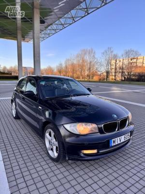 Black BMW 118 2009 in Vilnius, with an engine capacity of 2.00 L and mileage of 149 thousand km for 2450 €, photo 3 on AUTOMOTO.COM.LV