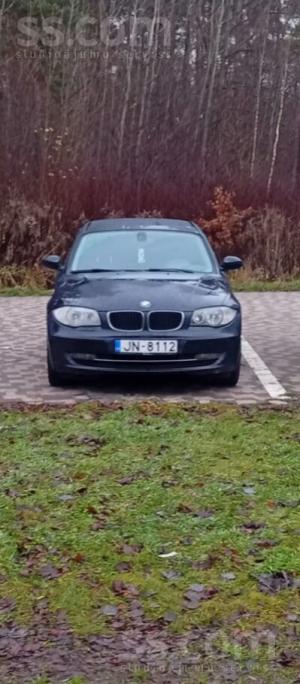 Melns BMW 118 2009 Jelgava, ar dzinēja tilpumu 2.00 L un nobraukumu 33 tūkst. km par 2500 €, foto  vietnē AUTOMOTO.COM.LV