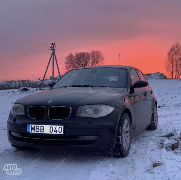 Black BMW 118 2009 in Vilnius, with an engine capacity of 2.00 L and mileage of 215 thousand km for 4800 €, photo 2 on AUTOMOTO.COM.LV