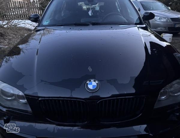 Melns BMW 118 2009 Viļņa, ar dzinēja tilpumu 2.00 L un nobraukumu 215 tūkst. km par 2500 €, foto 2 vietnē AUTOMOTO.COM.LV