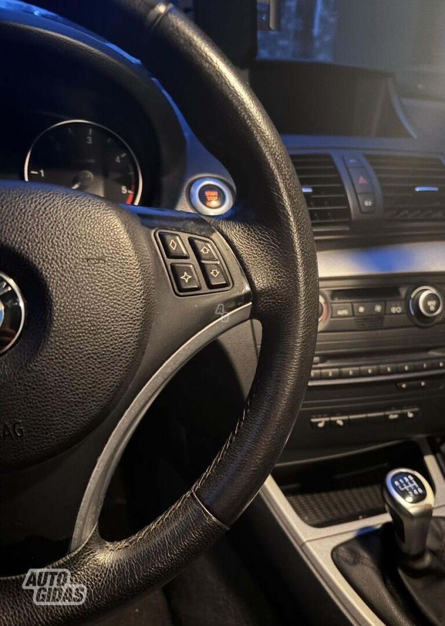 Melns BMW 118 2009 Viļņa, ar dzinēja tilpumu 2.00 L un nobraukumu 215 tūkst. km par 2500 €, foto 6 vietnē AUTOMOTO.COM.LV