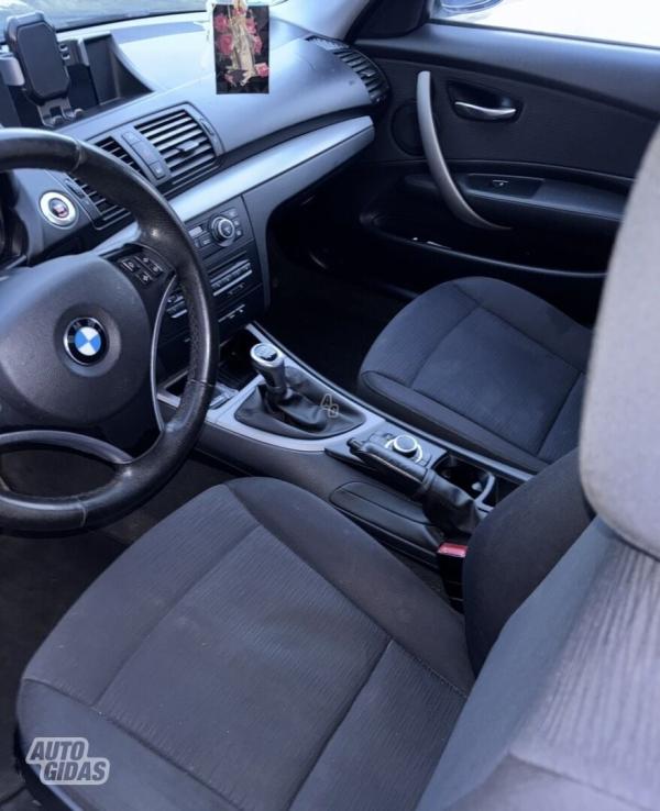 Melns BMW 118 2009 Viļņa, ar dzinēja tilpumu 2.00 L un nobraukumu 215 tūkst. km par 2500 €, foto 7 vietnē AUTOMOTO.COM.LV