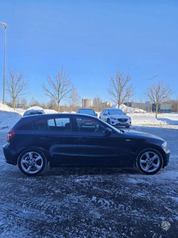 Melns BMW 118 2009 Panevēža, ar dzinēja tilpumu 2.00 L un nobraukumu 321 tūkst. km par 2550 €, foto 2 vietnē AUTOMOTO.COM.LV