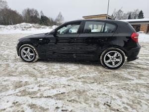 Black BMW 118 2009 in Kaunas, with an engine capacity of 1.80 L and mileage of 266 thousand km for 2550 €, photo  on AUTOMOTO.COM.LV
