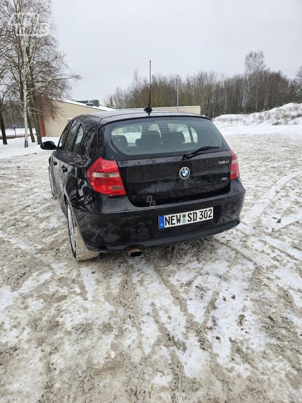 Melns BMW 118 2009 Kauņa, ar dzinēja tilpumu 1.80 L un nobraukumu 266 tūkst. km par 2550 €, foto 2 vietnē AUTOMOTO.COM.LV