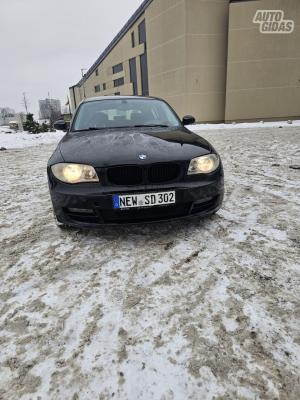 Black BMW 118 2009 in Kaunas, with an engine capacity of 1.80 L and mileage of 266 thousand km for 2550 €, photo 6 on AUTOMOTO.COM.LV