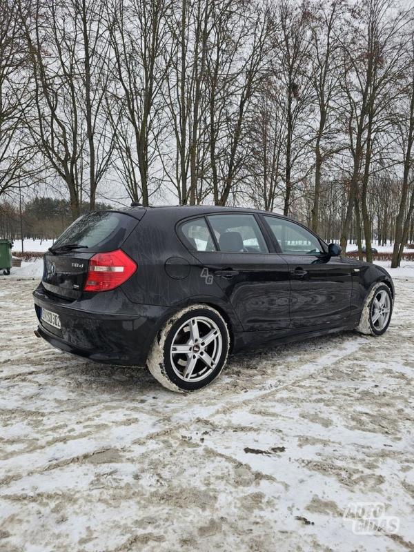 Melns BMW 118 2009 Kauņa, ar dzinēja tilpumu 1.80 L un nobraukumu 266 tūkst. km par 2550 €, foto 7 vietnē AUTOMOTO.COM.LV
