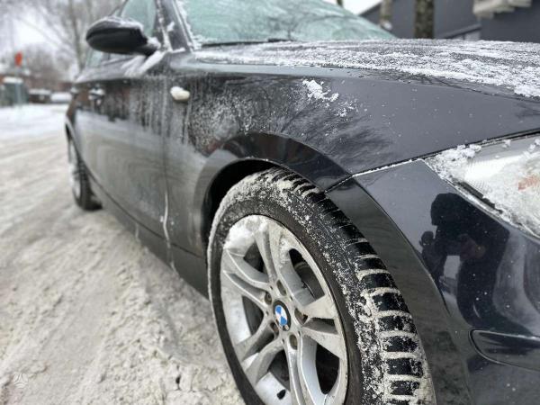 Melns BMW 118 2009 Kauņa, ar dzinēja tilpumu 2.00 L un nobraukumu 235 tūkst. km par 2150 €, foto 7 vietnē AUTOMOTO.COM.LV