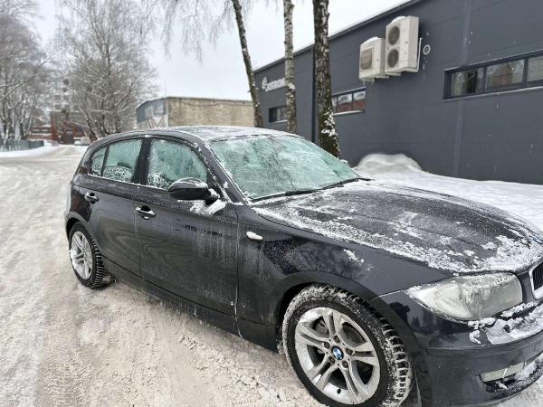 Melns BMW 118 2009 Kauņa, ar dzinēja tilpumu 2.00 L un nobraukumu 235 tūkst. km par 2150 €, foto 8 vietnē AUTOMOTO.COM.LV