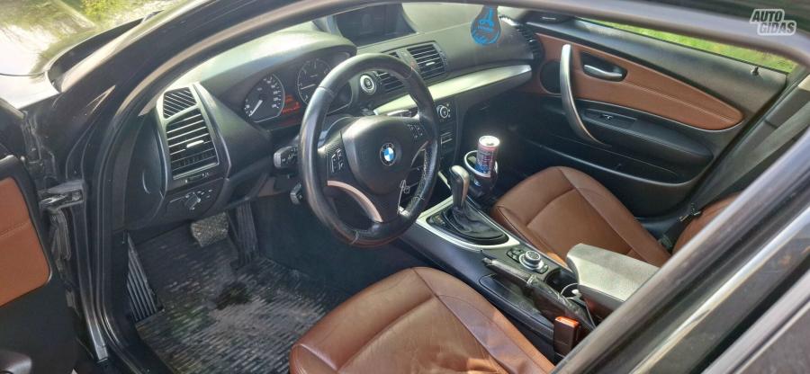 Melns BMW 118 2009 Šauļi, ar dzinēja tilpumu 2.00 L un nobraukumu 458 tūkst. km par 3950 €, foto 11 vietnē AUTOMOTO.COM.LV