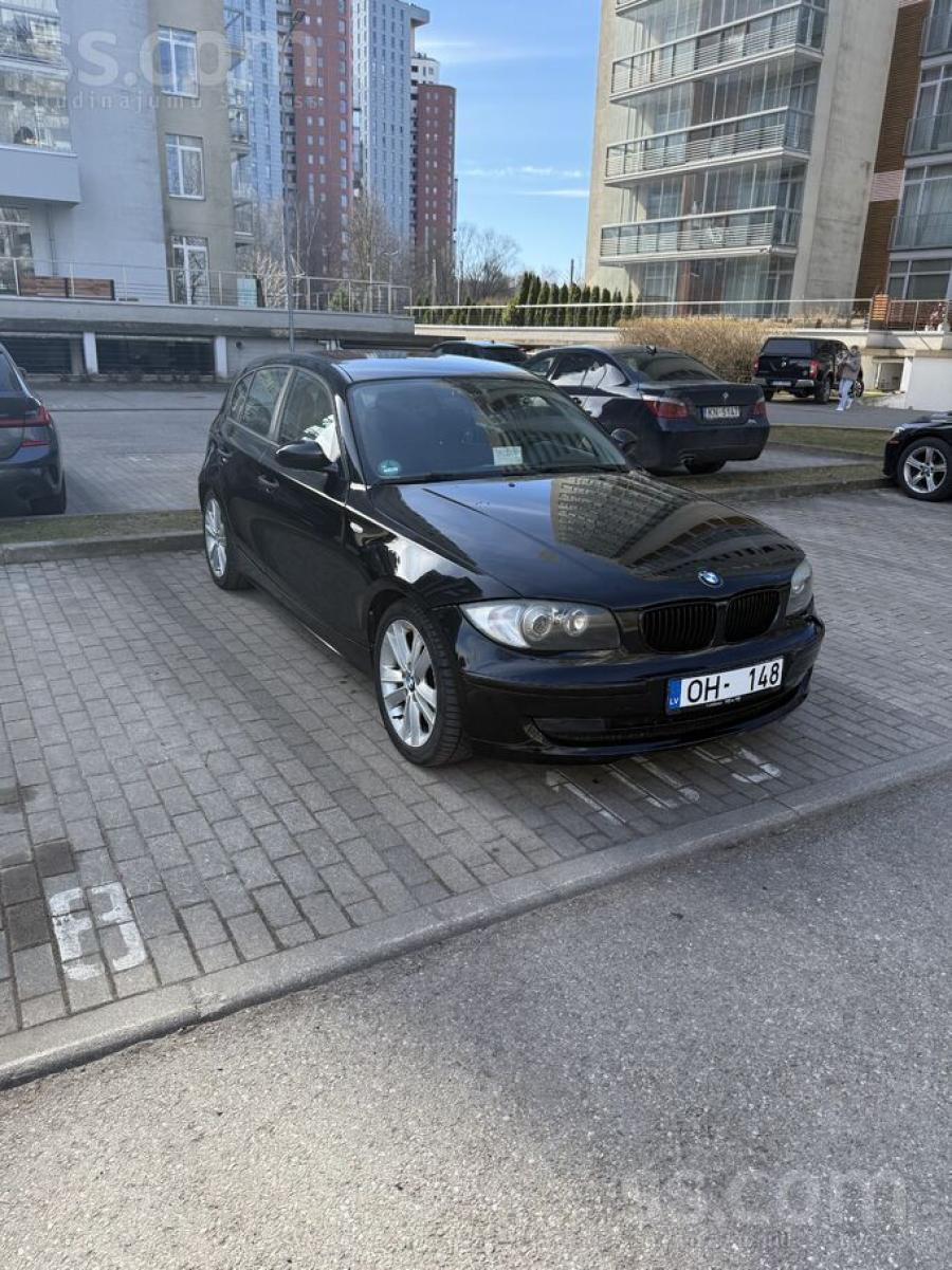 Melns BMW 118 2009 Rīga, ar dzinēja tilpumu 2.00 L un nobraukumu 290 tūkst. km par 2650 €, foto 1 vietnē AUTOMOTO.COM.LV
