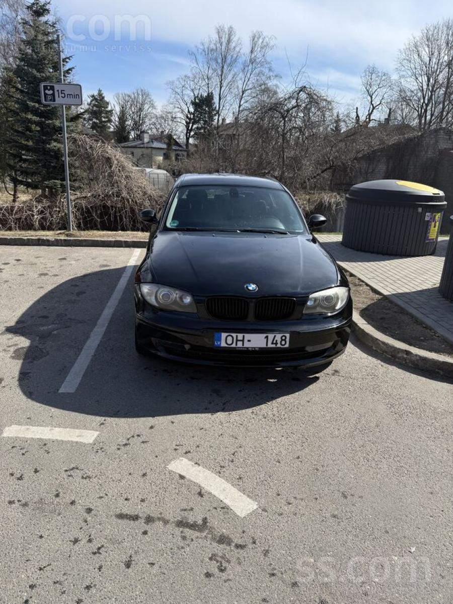Melns BMW 118 2009 Rīga, ar dzinēja tilpumu 2.00 L un nobraukumu 290 tūkst. km par 2650 €, foto 3 vietnē AUTOMOTO.COM.LV