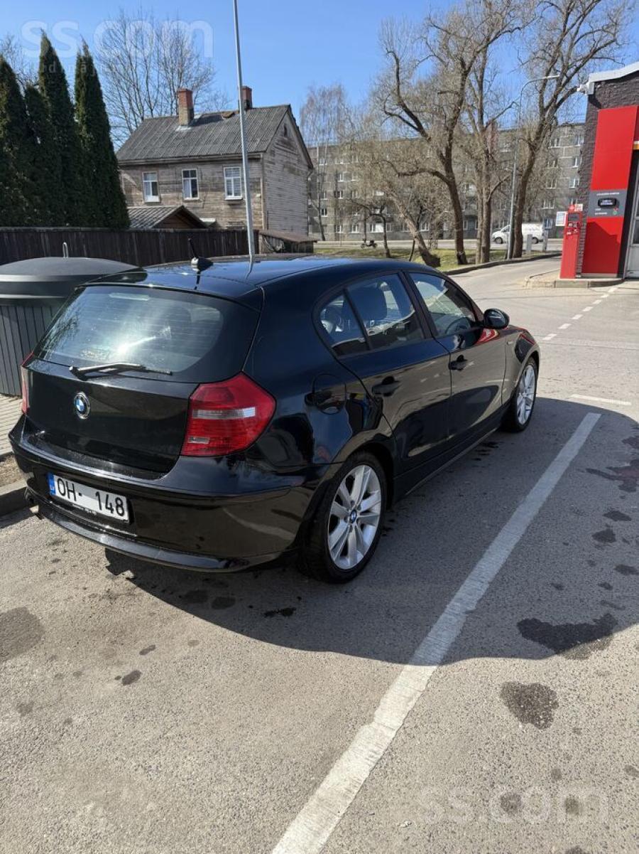Melns BMW 118 2009 Rīga, ar dzinēja tilpumu 2.00 L un nobraukumu 290 tūkst. km par 2650 €, foto 6 vietnē AUTOMOTO.COM.LV