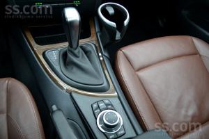 Black BMW 118 2009 in Tukums, with an engine capacity of 2.00 L and mileage of 266 thousand km for 6290 €, photo 20 on AUTOMOTO.COM.LV