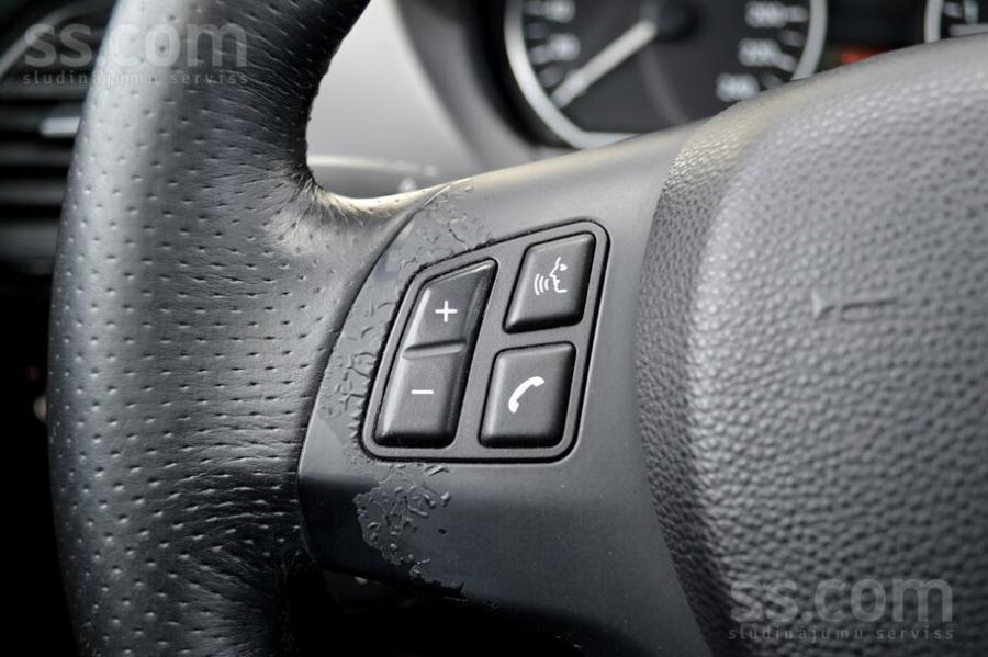 Black BMW 118 2009 in Tukums, with an engine capacity of 2.00 L and mileage of 266 thousand km for 6290 €, photo 24 on AUTOMOTO.COM.LV