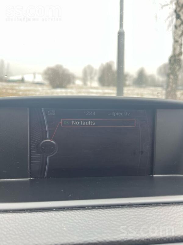 Black BMW 118 2009 in Riga, with an engine capacity of 2.00 L and mileage of 272 thousand km for 4200 €, photo 9 on AUTOMOTO.COM.LV