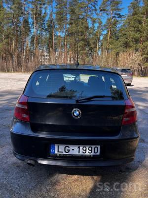 Black BMW 118 2009 in Riga, with an engine capacity of 2.00 L and mileage of 272 thousand km for 4200 €, photo 5 on AUTOMOTO.COM.LV
