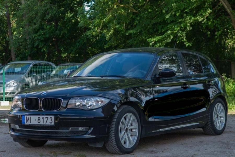 Черный БМВ 118 2009 в Рига, объемом двигателя 2.00 л и пробегом 272 тыс. км за 4690 €, фото 4 на AUTOMOTO.COM.LV