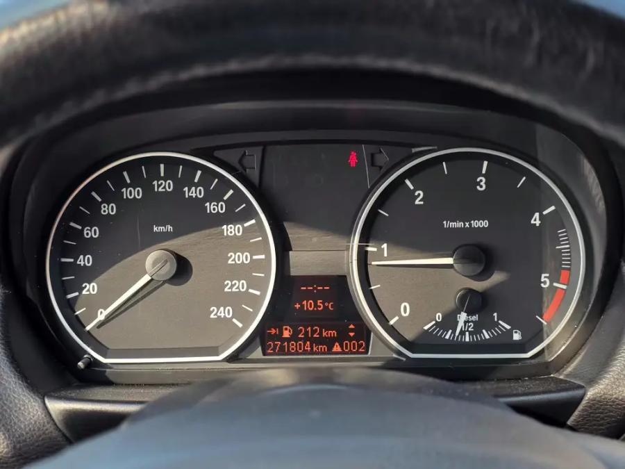 Black BMW 118 2009 in Grobiņa, with an engine capacity of 2.00 L and mileage of 272 thousand km for 4690 €, photo 17 on AUTOMOTO.COM.LV