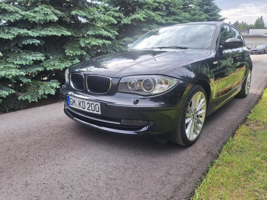 Black BMW 118 2009 in Utena, with an engine capacity of 2.00 L and mileage of 295 thousand km for 4500 €, photo 1 on AUTOMOTO.COM.LV