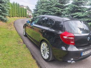 Black BMW 118 2009 in Utena, with an engine capacity of 2.00 L and mileage of 295 thousand km for 4500 €, photo 5 on AUTOMOTO.COM.LV
