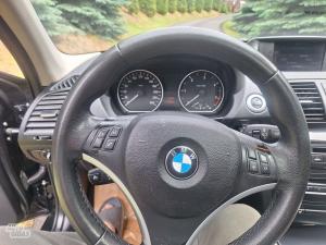 Black BMW 118 2009 in Utena, with an engine capacity of 2.00 L and mileage of 295 thousand km for 4500 €, photo 11 on AUTOMOTO.COM.LV