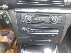 Black BMW 118 2009 in Utena, with an engine capacity of 2.00 L and mileage of 295 thousand km for 4500 €, photo 13 on AUTOMOTO.COM.LV