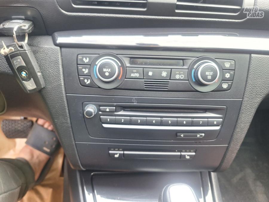 Black BMW 118 2009 in Utena, with an engine capacity of 2.00 L and mileage of 295 thousand km for 4500 €, photo 13 on AUTOMOTO.COM.LV