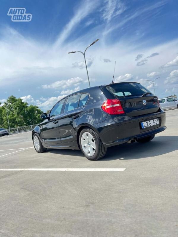 Melns BMW 118 2009 Viļņa, ar dzinēja tilpumu 2.00 L un nobraukumu 319 tūkst. km par 3690 €, foto 3 vietnē AUTOMOTO.COM.LV