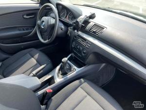 Black BMW 118 2009 in Vilnius, with an engine capacity of 2.00 L and mileage of 319 thousand km for 3690 €, photo 10 on AUTOMOTO.COM.LV