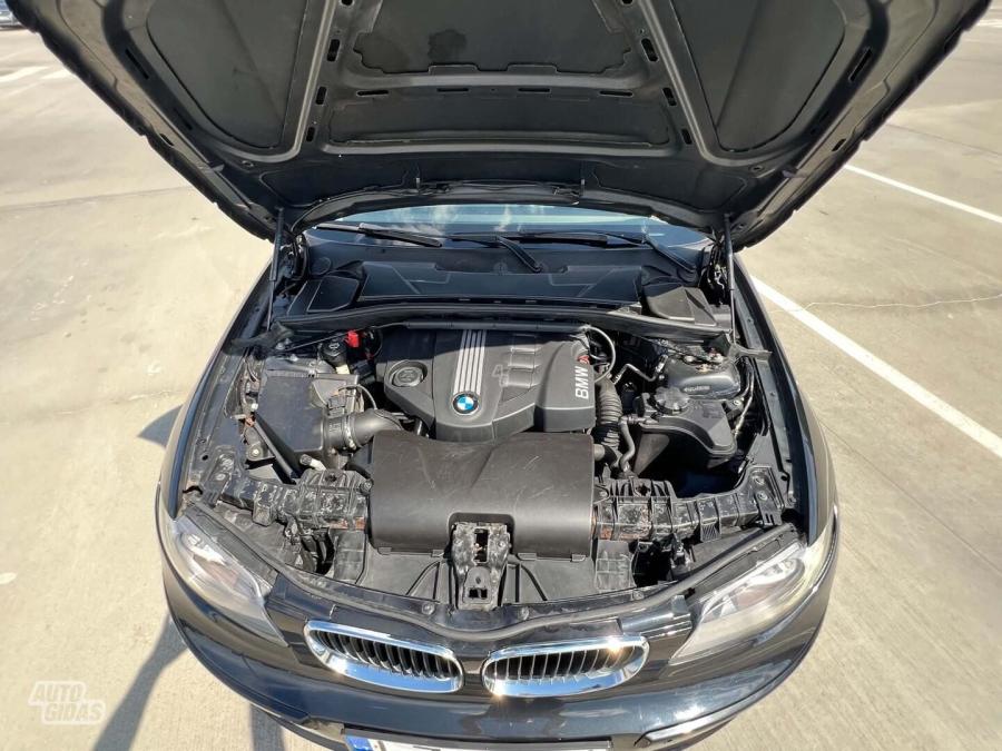 Black BMW 118 2009 in Vilnius, with an engine capacity of 2.00 L and mileage of 319 thousand km for 3690 €, photo 16 on AUTOMOTO.COM.LV