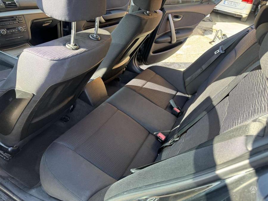Черный БМВ 118 2009 в Вильнюс, объемом двигателя 2.00 л и пробегом 298 тыс. км за 3850 €, фото 33 на AUTOMOTO.COM.LV