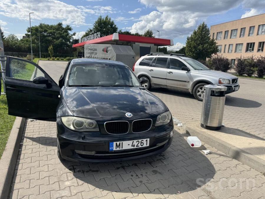 Melns BMW 118 2009 Rīga, ar dzinēja tilpumu 2.00 L un nobraukumu 267 tūkst. km par 2450 €, foto 3 vietnē AUTOMOTO.COM.LV