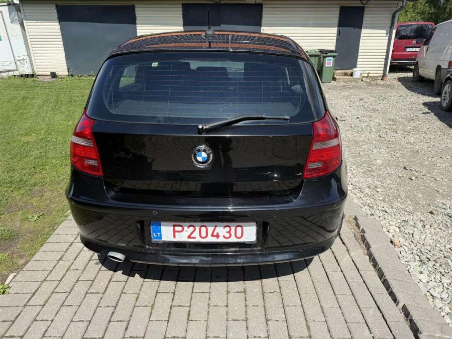 Melns BMW 118 2009 Kauņa, ar dzinēja tilpumu 2.00 L un nobraukumu 280 tūkst. km par 2750 €, foto 6 vietnē AUTOMOTO.COM.LV