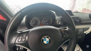 Black BMW 118 2009 in Kaunas, with an engine capacity of 2.00 L and mileage of 308 thousand km for 2800 €, photo 12 on AUTOMOTO.COM.LV