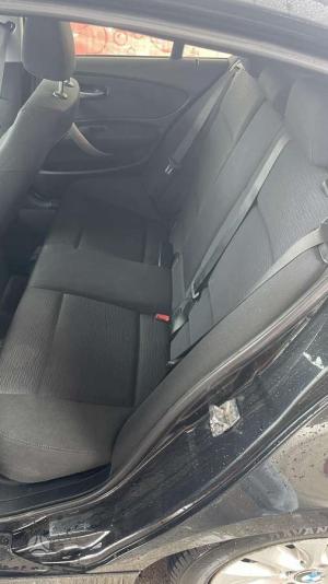 Black BMW 118 2009 in Kaunas, with an engine capacity of 2.00 L and mileage of 308 thousand km for 2800 €, photo 13 on AUTOMOTO.COM.LV