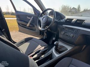 Melns BMW 118 2009 Viļņa, ar dzinēja tilpumu 2.00 L un nobraukumu 298 tūkst. km par 3650 €, foto 5 vietnē AUTOMOTO.COM.LV